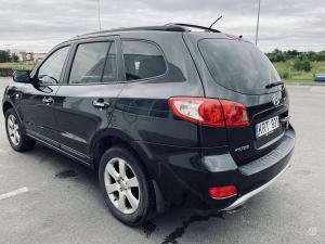 Pelēks Hyundai Santa Fe 2009 Viļņa, ar dzinēja tilpumu 2.19 L un nobraukumu 311 tūkst. km par 2950 €, foto  vietnē AUTOMOTO.COM.LV