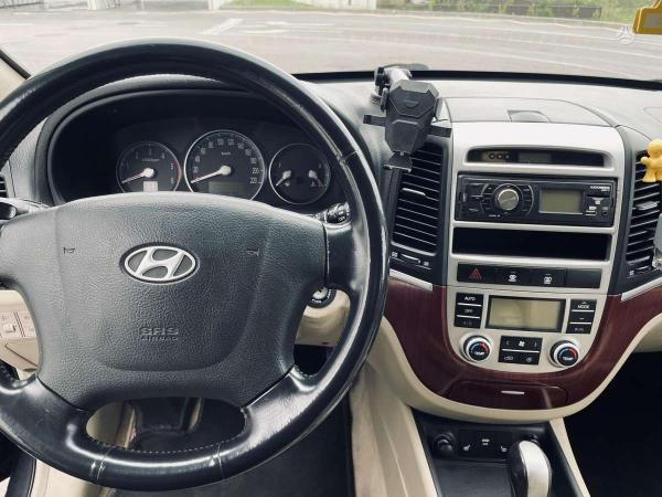 Pelēks Hyundai Santa Fe 2009 Viļņa, ar dzinēja tilpumu 2.19 L un nobraukumu 311 tūkst. km par 2950 €, foto 9 vietnē AUTOMOTO.COM.LV