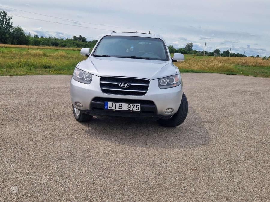 Pelēks Hyundai Santa Fe 2009 Vilkaviškis, ar dzinēja tilpumu 2.19 L un nobraukumu 183 tūkst. km par 4150 €, foto 5 vietnē AUTOMOTO.COM.LV
