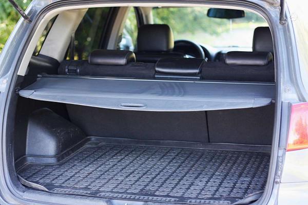 Grey Hyundai Santa Fe 2009 in Kretinga, with an engine capacity of 2.20 L and mileage of 296 thousand km for 4199 €, photo 8 on AUTOMOTO.COM.LV