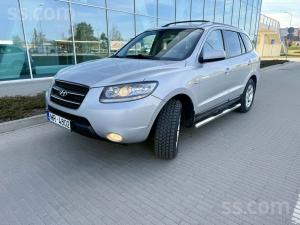 Pelēks Hyundai Santa Fe 2009 Rēzekne, ar dzinēja tilpumu 2.20 L un nobraukumu 233 tūkst. km par 4600 €, foto  vietnē AUTOMOTO.COM.LV