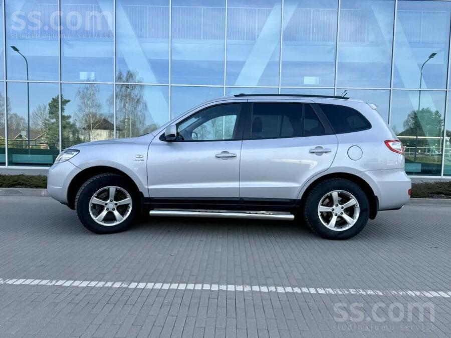Pelēks Hyundai Santa Fe 2009 Rēzekne, ar dzinēja tilpumu 2.20 L un nobraukumu 233 tūkst. km par 4600 €, foto 3 vietnē AUTOMOTO.COM.LV