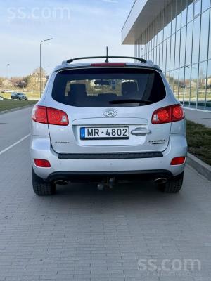 Pelēks Hyundai Santa Fe 2009 Rēzekne, ar dzinēja tilpumu 2.20 L un nobraukumu 233 tūkst. km par 4600 €, foto 11 vietnē AUTOMOTO.COM.LV