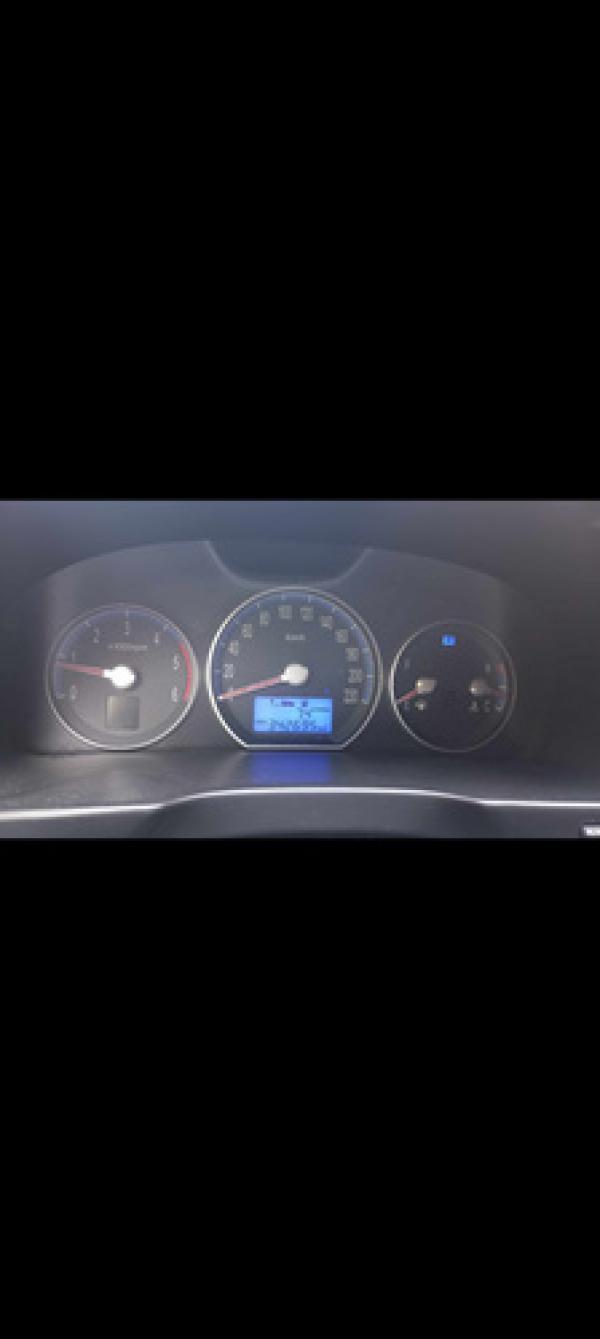 Hyundai Santa Fe 2009 Tallina vietnÄ PelÄks Hyundai Santa Fe 2009 Tallina, ar dzinÄja tilpumu 2.20 L un nobraukumu 341 tÅ«kst. km par 4700 ā¬, foto 4 vietnÄ AUTOMOTO.COM.LV