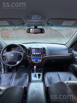 Grey Hyundai Santa Fe 2009 in Riga, with an engine capacity of 2.20 L and mileage of 273 thousand km for 3700 €, photo 9 on AUTOMOTO.COM.LV