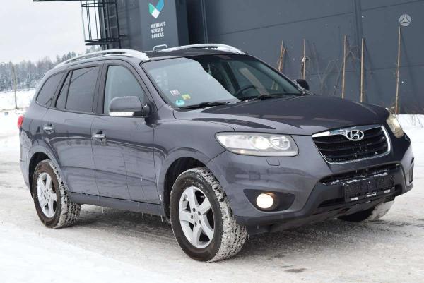 Pelēks Hyundai Santa Fe 2010 Viļņa, ar dzinēja tilpumu 2.20 L un nobraukumu 287 tūkst. km par 6950 €, foto 3 vietnē AUTOMOTO.COM.LV