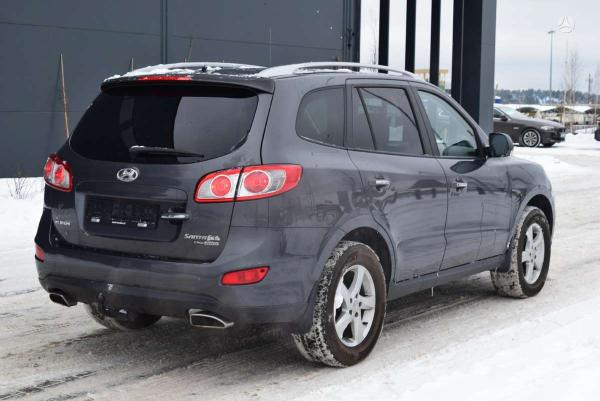 Pelēks Hyundai Santa Fe 2010 Viļņa, ar dzinēja tilpumu 2.20 L un nobraukumu 287 tūkst. km par 6950 €, foto 4 vietnē AUTOMOTO.COM.LV