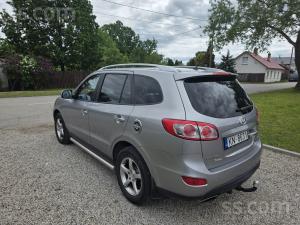 Grey Hyundai Santa Fe 2010 in Ventspils, with an engine capacity of 2.20 L and mileage of 311 thousand km for 4900 €, photo 9 on AUTOMOTO.COM.LV