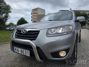 Grey Hyundai Santa Fe 2010 in Ventspils, with an engine capacity of 2.20 L and mileage of 311 thousand km for 4900 €, photo 24 on AUTOMOTO.COM.LV
