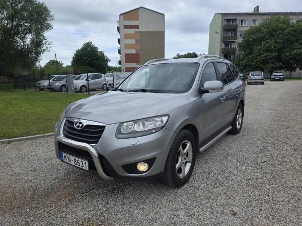 Pelēks Hyundai Santa Fe 2010 Ventspils, ar dzinēja tilpumu 2.20 L un nobraukumu 311 tūkst. km par 4900 €, foto 1 vietnē AUTOMOTO.COM.LV