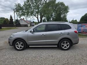 Grey Hyundai Santa Fe 2010 in Ventspils, with an engine capacity of 2.20 L and mileage of 311 thousand km for 4900 €, photo 5 on AUTOMOTO.COM.LV