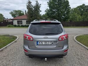 Grey Hyundai Santa Fe 2010 in Ventspils, with an engine capacity of 2.20 L and mileage of 311 thousand km for 4900 €, photo 8 on AUTOMOTO.COM.LV