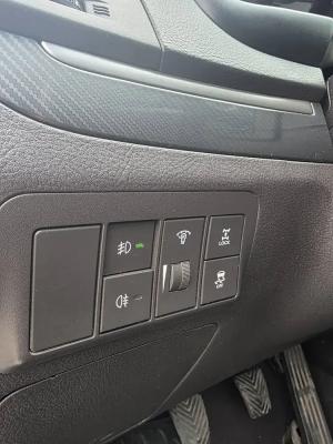 Grey Hyundai Santa Fe 2010 in Ventspils, with an engine capacity of 2.20 L and mileage of 311 thousand km for 4900 €, photo 12 on AUTOMOTO.COM.LV