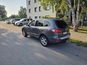 Pelēks Hyundai Santa Fe 2010 Klaipėda, ar dzinēja tilpumu 2.19 L un nobraukumu 222 tūkst. km par 4400 €, foto 5 vietnē AUTOMOTO.COM.LV