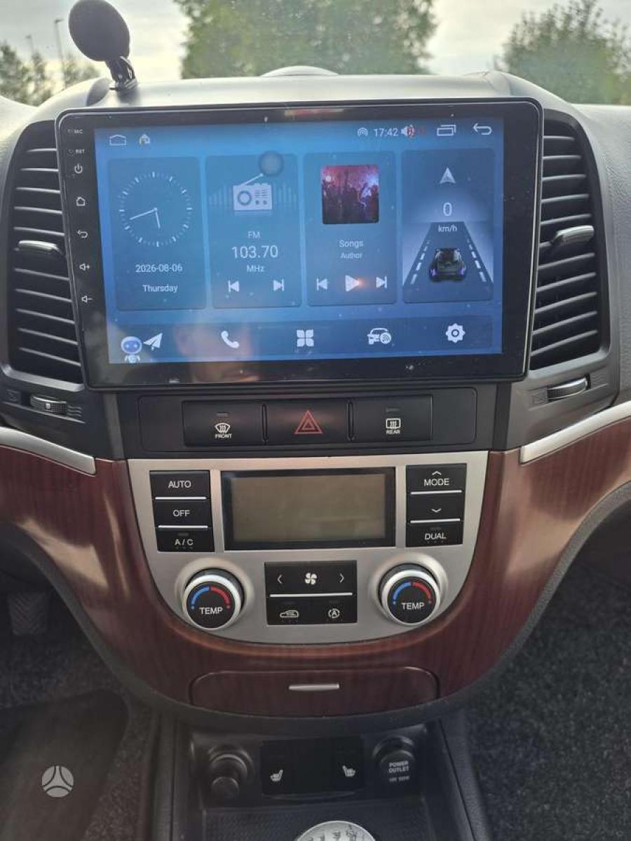Pelēks Hyundai Santa Fe 2010 Klaipėda, ar dzinēja tilpumu 2.19 L un nobraukumu 222 tūkst. km par 4400 €, foto 12 vietnē AUTOMOTO.COM.LV