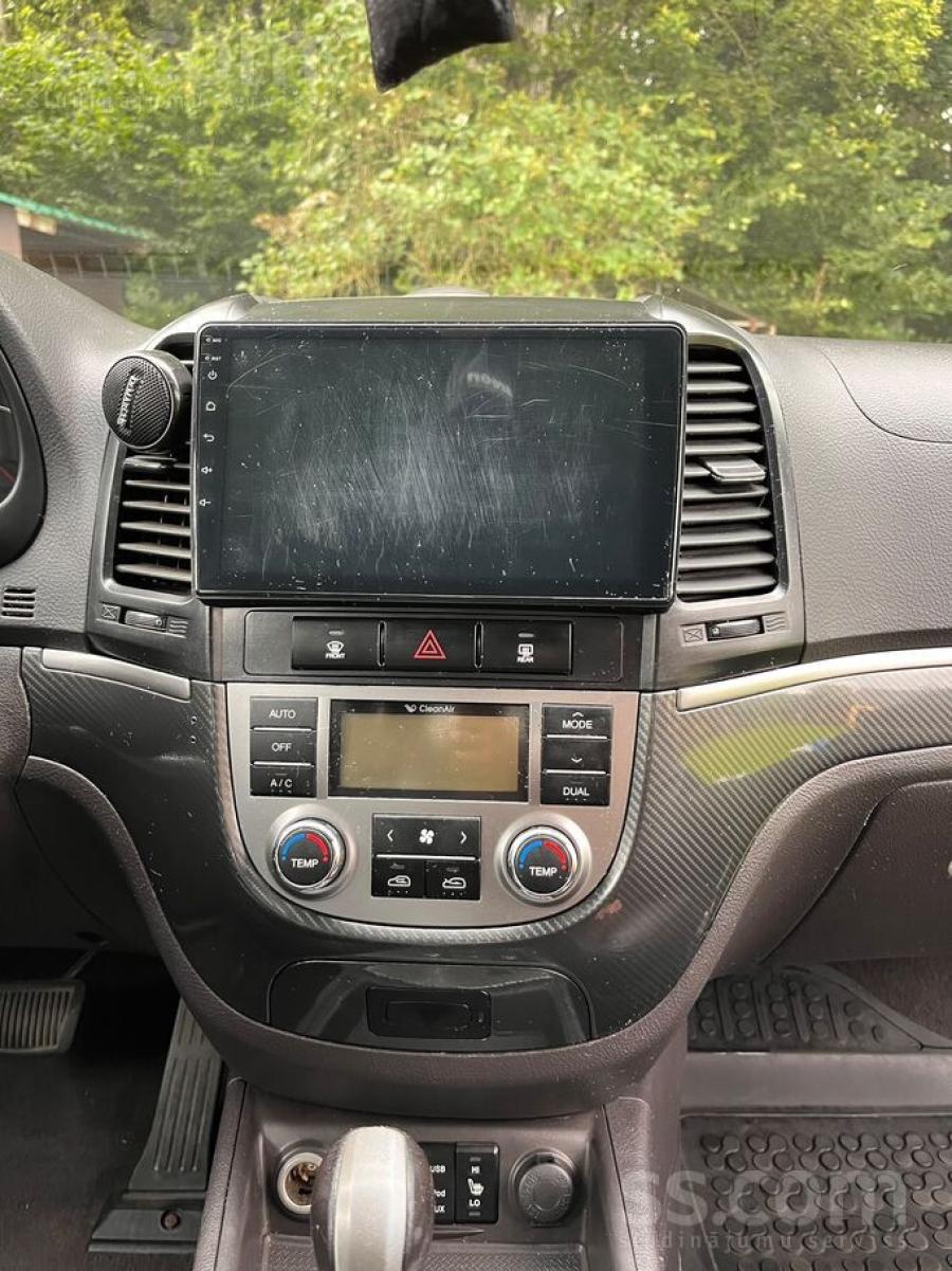 Pelēks Hyundai Santa Fe 2010 Liepāja, ar dzinēja tilpumu 2.20 L un nobraukumu 139 tūkst. km par 6500 €, foto 10 vietnē AUTOMOTO.COM.LV