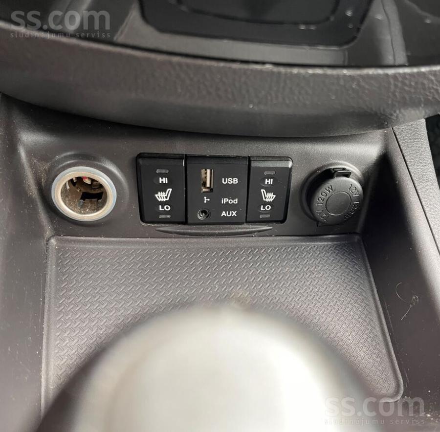 Pelēks Hyundai Santa Fe 2010 Liepāja, ar dzinēja tilpumu 2.20 L un nobraukumu 139 tūkst. km par 6500 €, foto 22 vietnē AUTOMOTO.COM.LV
