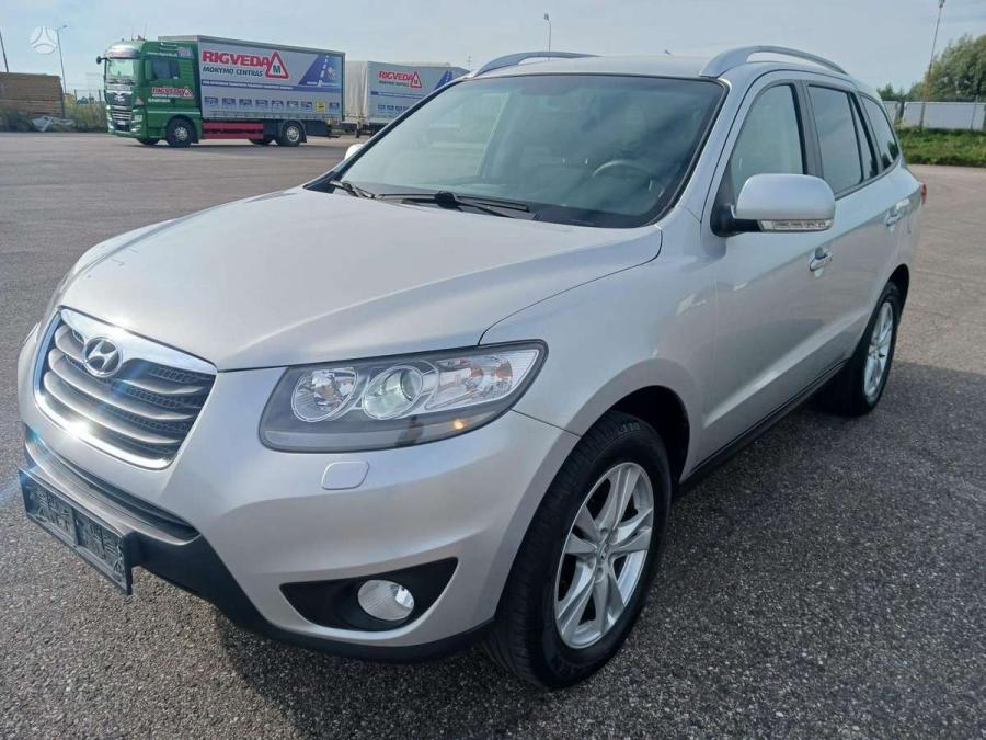 Pelēks Hyundai Santa Fe 2010 Marijampole, ar dzinēja tilpumu 2.20 L un nobraukumu 218 tūkst. km par 5650 €, foto 1 vietnē AUTOMOTO.COM.LV