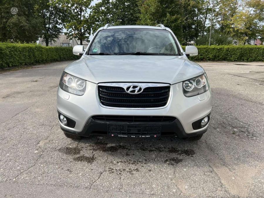 Pelēks Hyundai Santa Fe 2010 Kelmė, ar dzinēja tilpumu 2.20 L un nobraukumu 232 tūkst. km par 5700 €, foto 4 vietnē AUTOMOTO.COM.LV