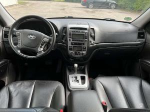 Pelēks Hyundai Santa Fe 2010 Kelmė, ar dzinēja tilpumu 2.20 L un nobraukumu 232 tūkst. km par 5700 €, foto 9 vietnē AUTOMOTO.COM.LV
