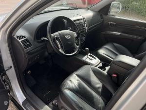 Pelēks Hyundai Santa Fe 2010 Kelmė, ar dzinēja tilpumu 2.20 L un nobraukumu 232 tūkst. km par 5700 €, foto 10 vietnē AUTOMOTO.COM.LV