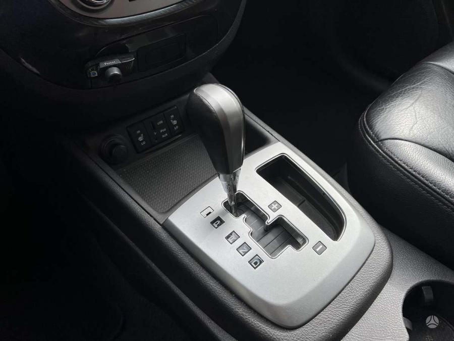 Pelēks Hyundai Santa Fe 2010 Kelmė, ar dzinēja tilpumu 2.20 L un nobraukumu 232 tūkst. km par 5700 €, foto 14 vietnē AUTOMOTO.COM.LV