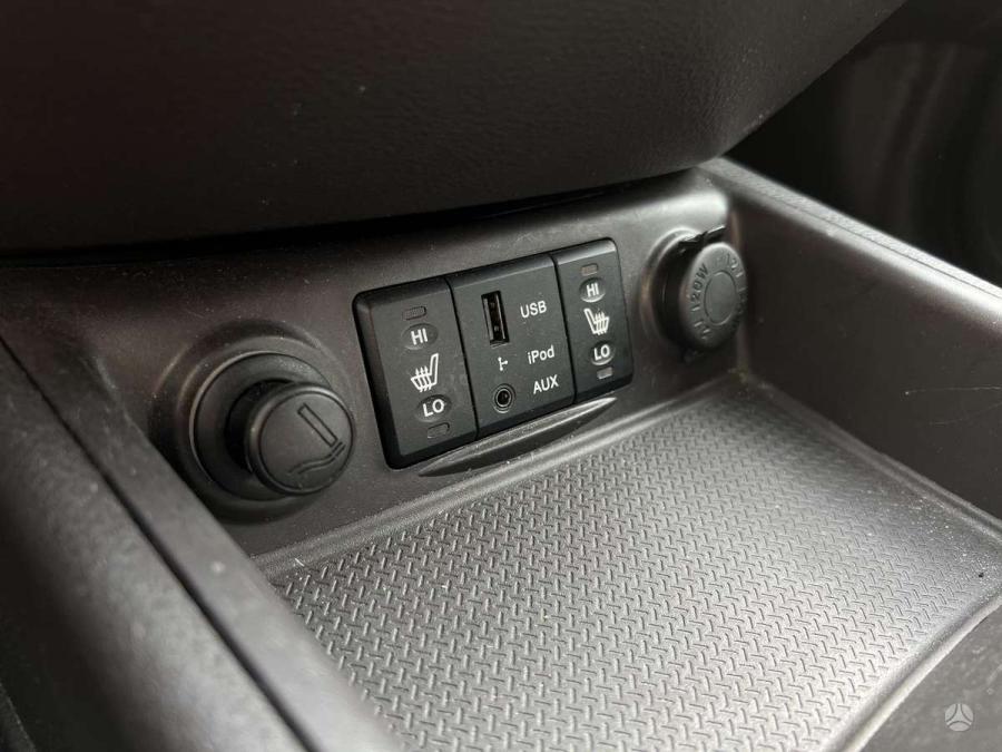 Grey Hyundai Santa Fe 2010 in Kelme, with an engine capacity of 2.20 L and mileage of 232 thousand km for 4850 €, photo 15 on AUTOMOTO.COM.LV