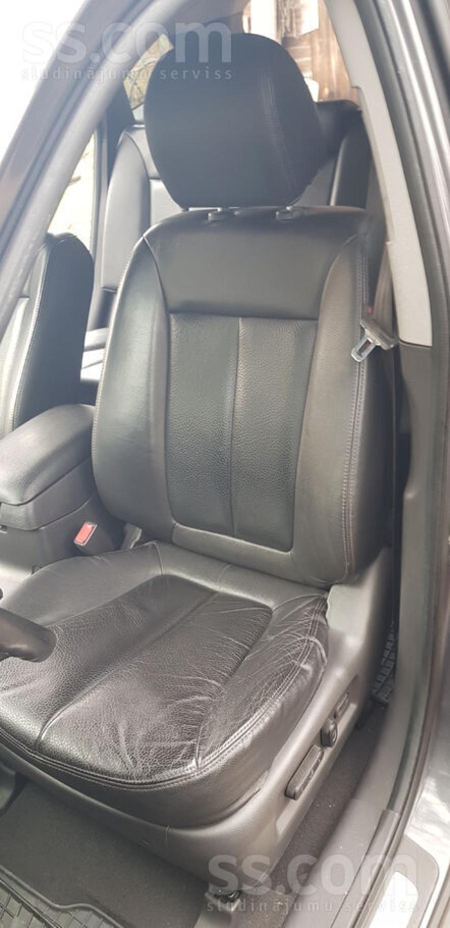 Pelēks Hyundai Santa Fe 2011 Ogre, ar dzinēja tilpumu 2.20 L un nobraukumu 255 tūkst. km par 3600 €, foto 7 vietnē AUTOMOTO.COM.LV