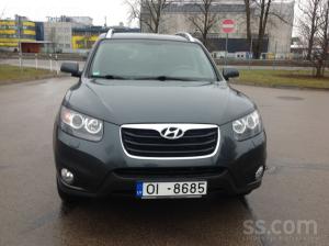 Grey Hyundai Santa Fe 2011 in Riga, with an engine capacity of 2.20 L and mileage of 189 thousand km for 7490 €, photo 5 on AUTOMOTO.COM.LV