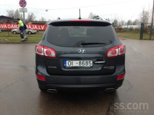 Grey Hyundai Santa Fe 2011 in Riga, with an engine capacity of 2.20 L and mileage of 189 thousand km for 7490 €, photo 8 on AUTOMOTO.COM.LV