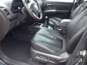Grey Hyundai Santa Fe 2011 in Riga, with an engine capacity of 2.20 L and mileage of 189 thousand km for 7490 €, photo 10 on AUTOMOTO.COM.LV