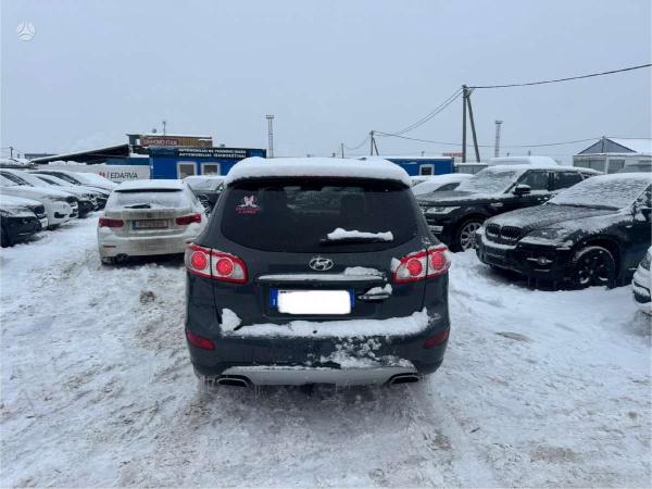 Pelēks Hyundai Santa Fe 2011 Kauņa, ar dzinēja tilpumu 2.20 L un nobraukumu 227 tūkst. km par 4999 €, foto 5 vietnē AUTOMOTO.COM.LV