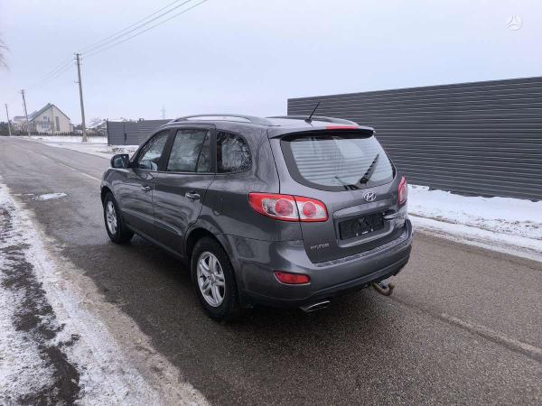 Pelēks Hyundai Santa Fe 2011 Marijampole, ar dzinēja tilpumu 2.20 L un nobraukumu 320 tūkst. km par 4350 €, foto 3 vietnē AUTOMOTO.COM.LV