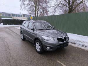 Grey Hyundai Santa Fe 2011 in Marijampole, with an engine capacity of 2.20 L and mileage of 320 thousand km for 4350 €, photo 7 on AUTOMOTO.COM.LV