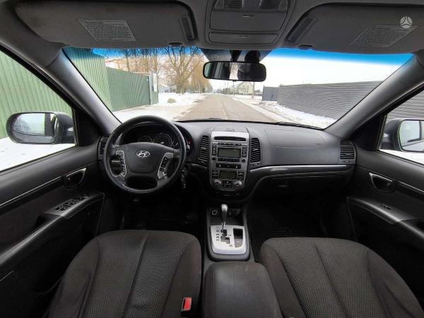 Pelēks Hyundai Santa Fe 2011 Marijampole, ar dzinēja tilpumu 2.20 L un nobraukumu 320 tūkst. km par 4350 €, foto 10 vietnē AUTOMOTO.COM.LV