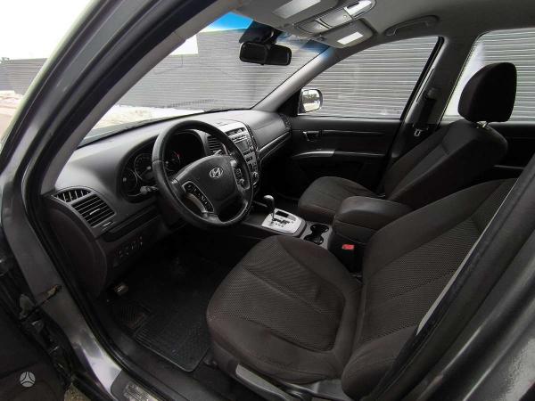 Pelēks Hyundai Santa Fe 2011 Marijampole, ar dzinēja tilpumu 2.20 L un nobraukumu 320 tūkst. km par 4350 €, foto 11 vietnē AUTOMOTO.COM.LV