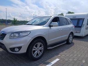 Grey Hyundai Santa Fe 2011 in Silute, with an engine capacity of 2.20 L and mileage of 153 thousand km for 2600 €, photo 4 on AUTOMOTO.COM.LV