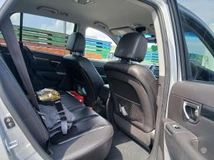 Grey Hyundai Santa Fe 2011 in Silute, with an engine capacity of 2.20 L and mileage of 153 thousand km for 2600 €, photo 10 on AUTOMOTO.COM.LV