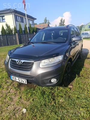 Grey Hyundai Santa Fe 2011 in Riga, with an engine capacity of 2.40 L and mileage of 276 thousand km for 5000 €, photo  on AUTOMOTO.COM.LV