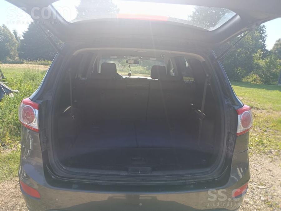Pelēks Hyundai Santa Fe 2011 Rīga, ar dzinēja tilpumu 2.40 L un nobraukumu 276 tūkst. km par 5000 €, foto 7 vietnē AUTOMOTO.COM.LV