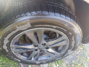 Pelēks Hyundai Santa Fe 2011 Rīga, ar dzinēja tilpumu 2.40 L un nobraukumu 276 tūkst. km par 5000 €, foto 12 vietnē AUTOMOTO.COM.LV