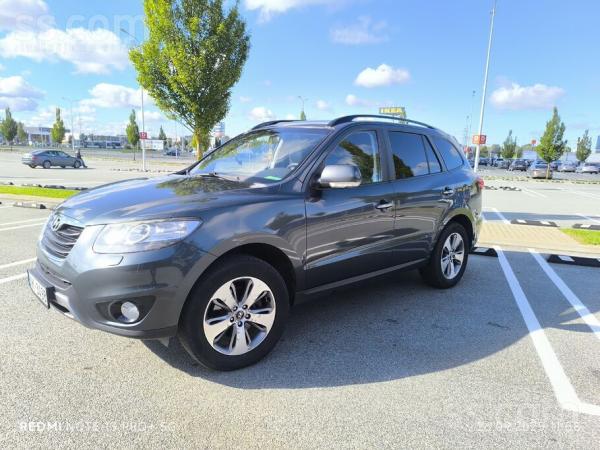 Pelēks Hyundai Santa Fe 2011 Rīga, ar dzinēja tilpumu 2.20 L un nobraukumu 257 tūkst. km par 7350 €, foto 1 vietnē AUTOMOTO.COM.LV