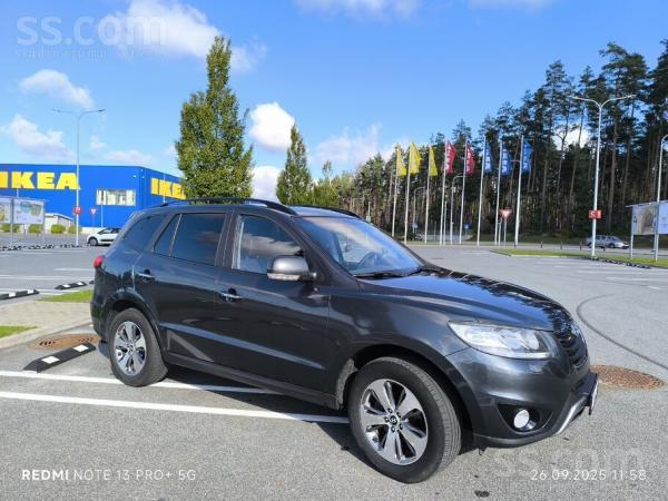 Pelēks Hyundai Santa Fe 2011 Rīga, ar dzinēja tilpumu 2.20 L un nobraukumu 257 tūkst. km par 7350 €, foto 2 vietnē AUTOMOTO.COM.LV