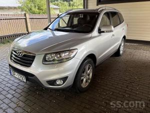Grey Hyundai Santa Fe 2011 in Riga, with an engine capacity of 2.20 L and mileage of 188 thousand km for 6700 €, photo  on AUTOMOTO.COM.LV