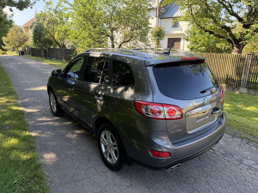 Pelēks Hyundai Santa Fe 2011 Kauņa, ar dzinēja tilpumu 2.20 L un nobraukumu 248 tūkst. km par 6750 €, foto 12 vietnē AUTOMOTO.COM.LV