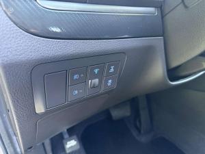 Pelēks Hyundai Santa Fe 2011 Kauņa, ar dzinēja tilpumu 2.20 L un nobraukumu 248 tūkst. km par 6750 €, foto 24 vietnē AUTOMOTO.COM.LV