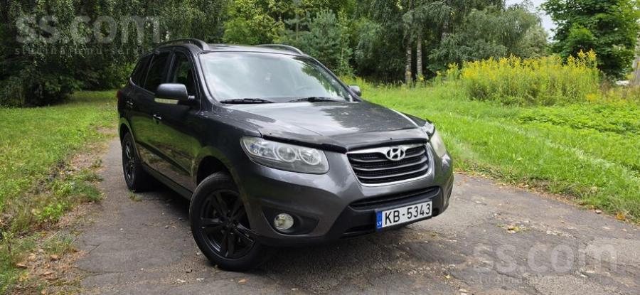 Pelēks Hyundai Santa Fe 2011 Rīga, ar dzinēja tilpumu 2.40 L un nobraukumu 275 tūkst. km par 4100 €, foto 3 vietnē AUTOMOTO.COM.LV