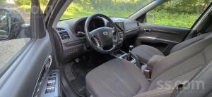 Pelēks Hyundai Santa Fe 2011 Rīga, ar dzinēja tilpumu 2.40 L un nobraukumu 275 tūkst. km par 4100 €, foto 8 vietnē AUTOMOTO.COM.LV