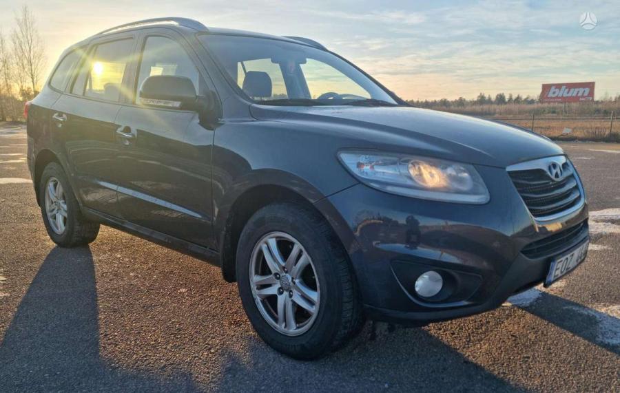 Pelēks Hyundai Santa Fe 2011 Viļņa, ar dzinēja tilpumu 2.20 L un nobraukumu 592 tūkst. km par 4300 €, foto 3 vietnē AUTOMOTO.COM.LV