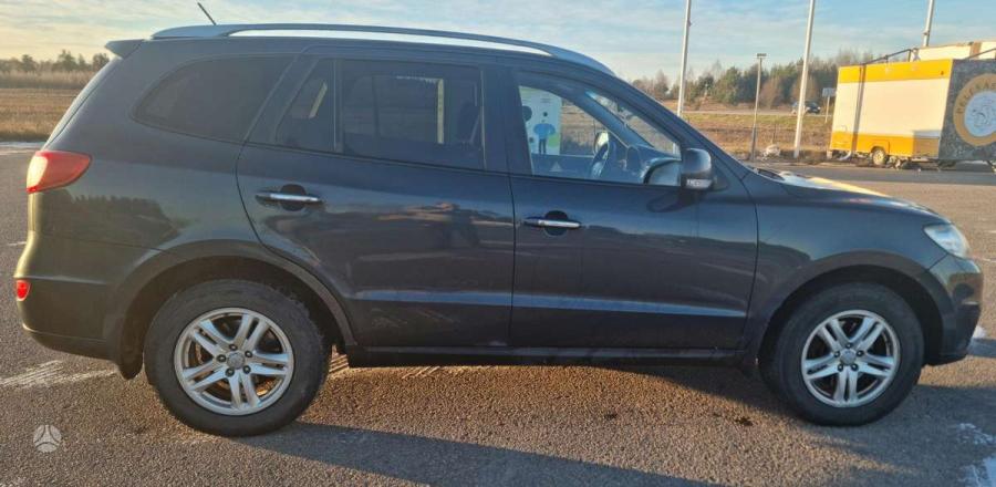 Pelēks Hyundai Santa Fe 2011 Viļņa, ar dzinēja tilpumu 2.20 L un nobraukumu 592 tūkst. km par 4300 €, foto 4 vietnē AUTOMOTO.COM.LV